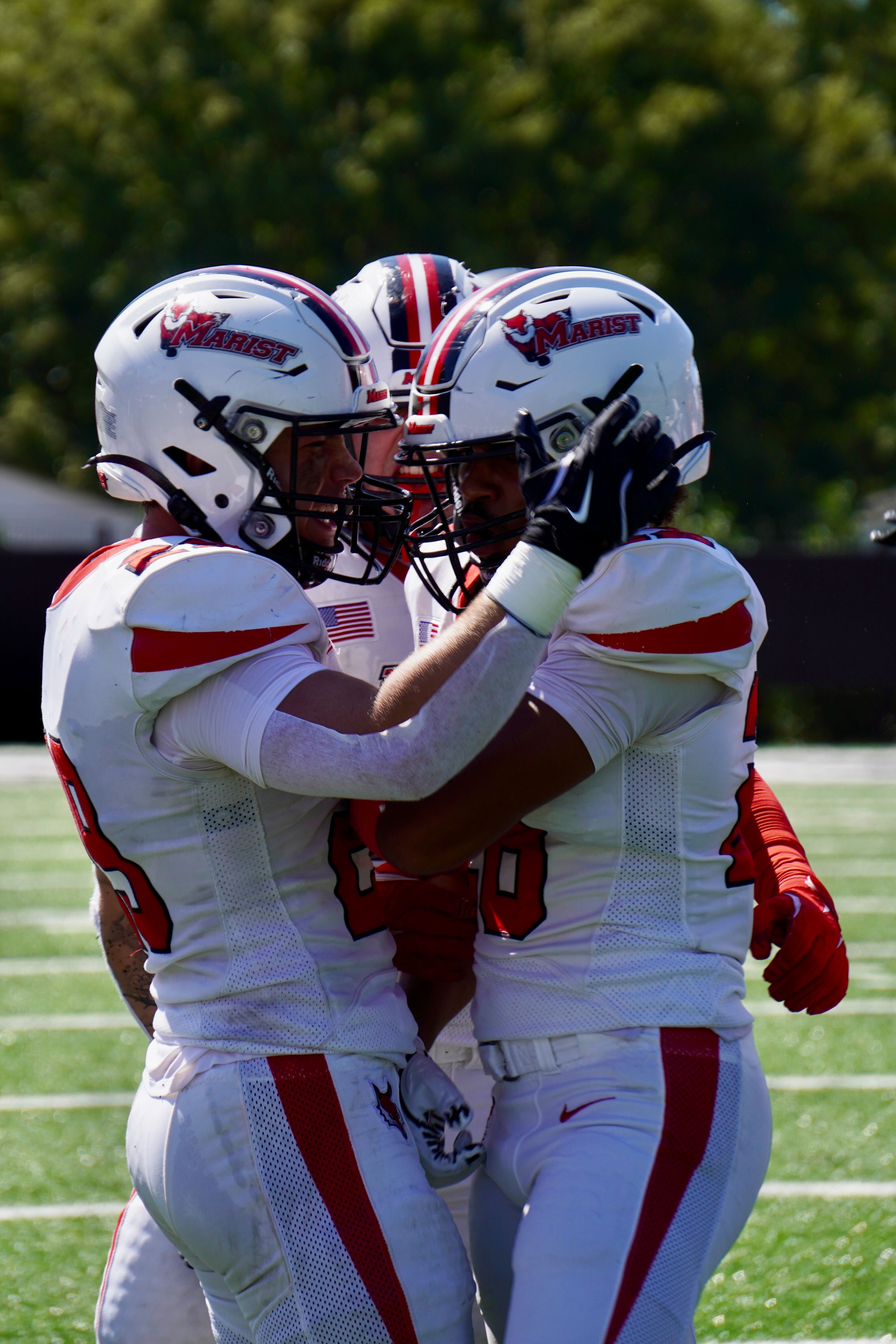Marist Football Run Over by Davidson, Falls to 0-5 on Season - Center Field